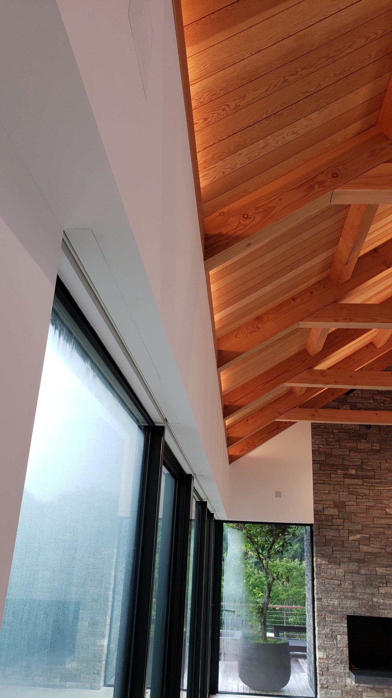 Exciting Architectural Use of Sing Core Panels | Non-warping patented ...